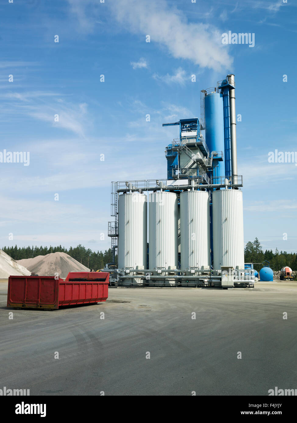 Factory exterior hi-res stock photography and images - Alamy