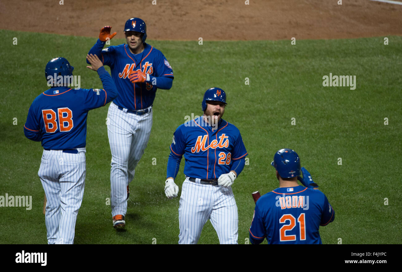 New York, NY, USA. 18th Oct, 2015. New York Mets second baseman DANIEL ...