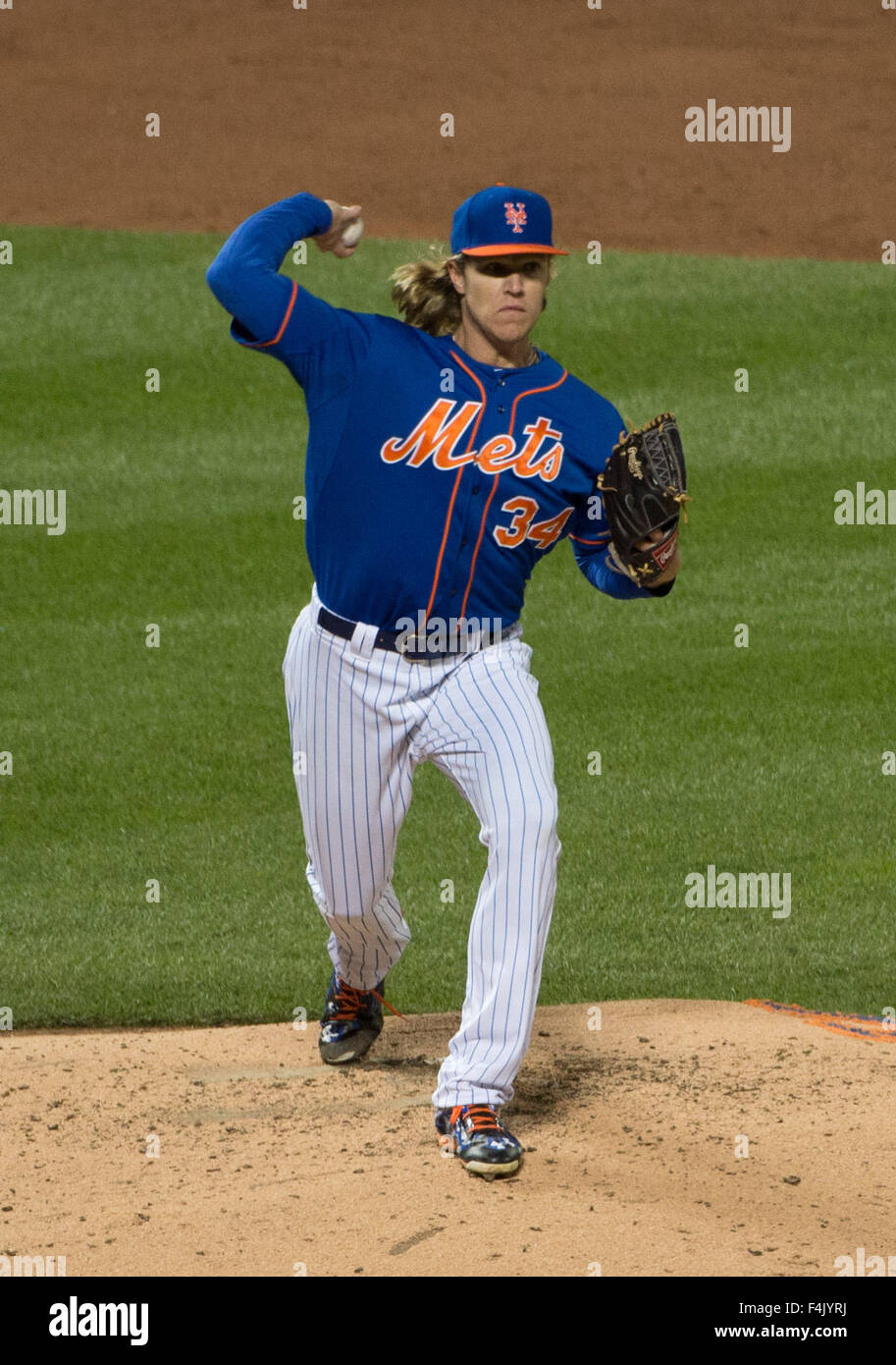New York, NY, USA. 18th Oct, 2015. New York Mets starting pitcher NOAH ...