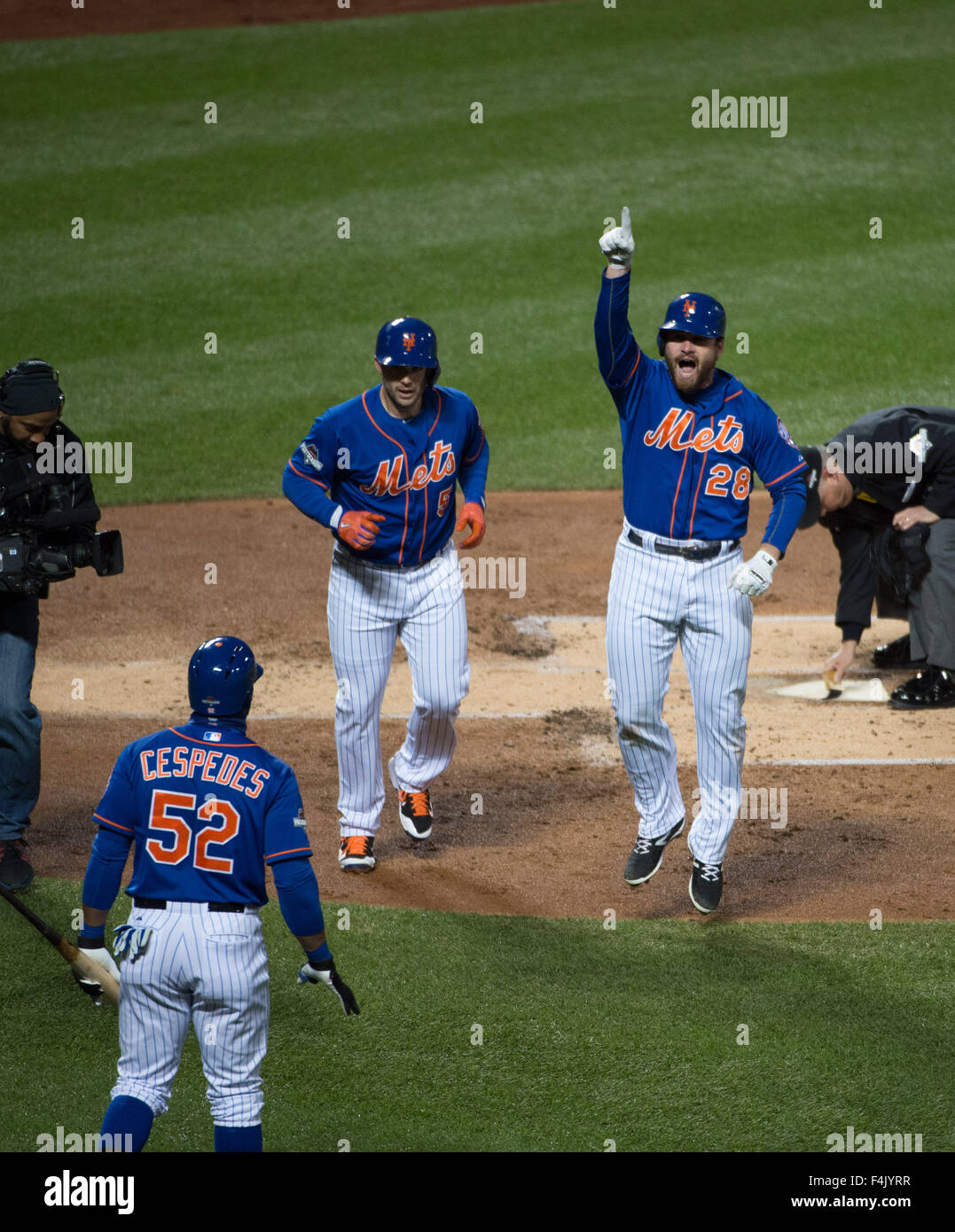 New York, NY, USA. 18th Oct, 2015. New York Mets second baseman DANIEL ...