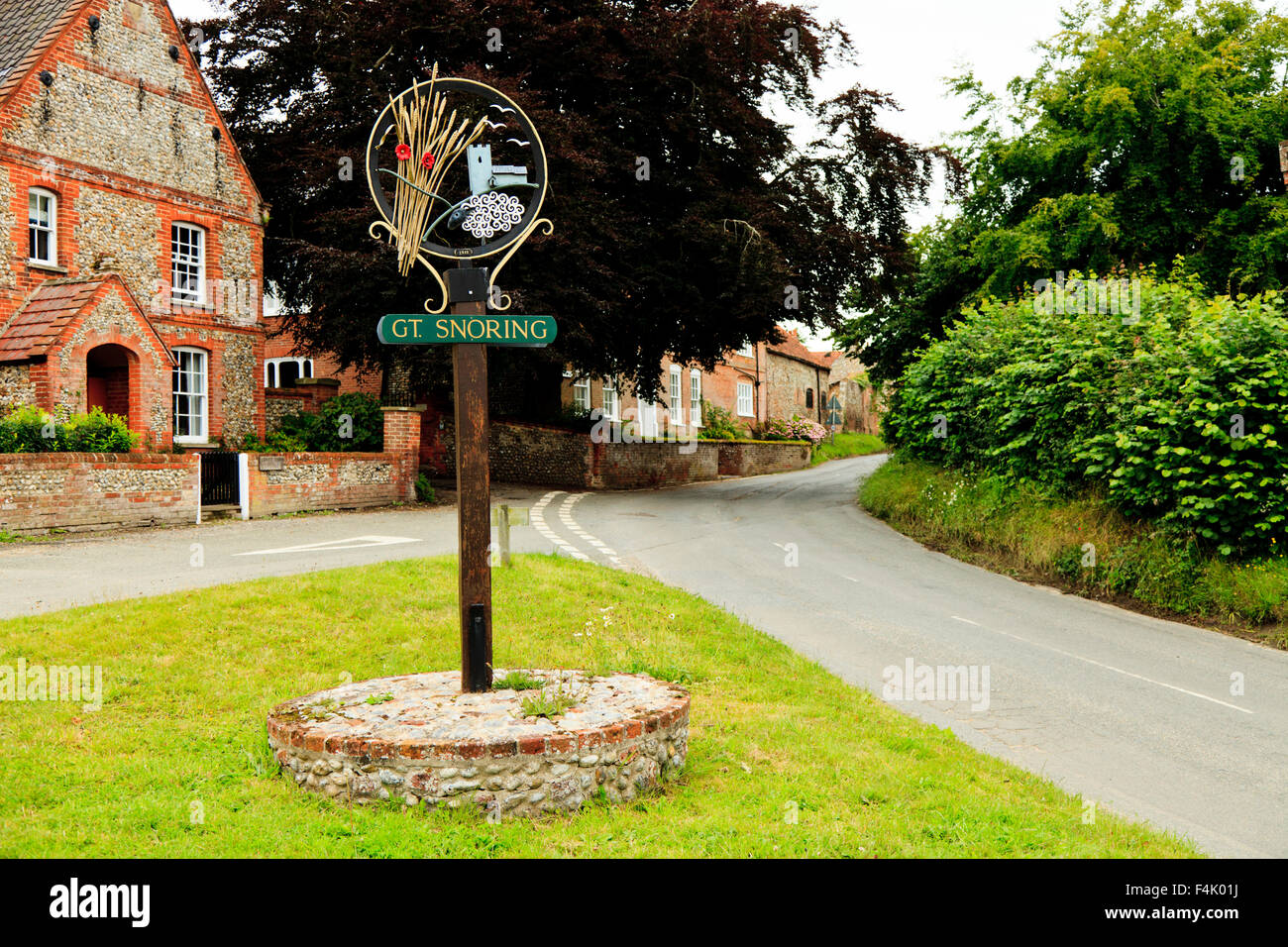 Unusual village sign hi-res stock photography and images - Alamy