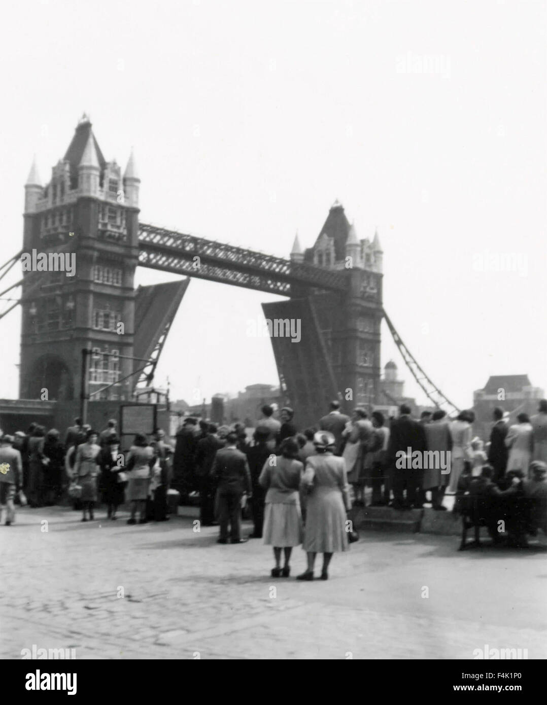 London 1940 thames hi-res stock photography and images - Alamy