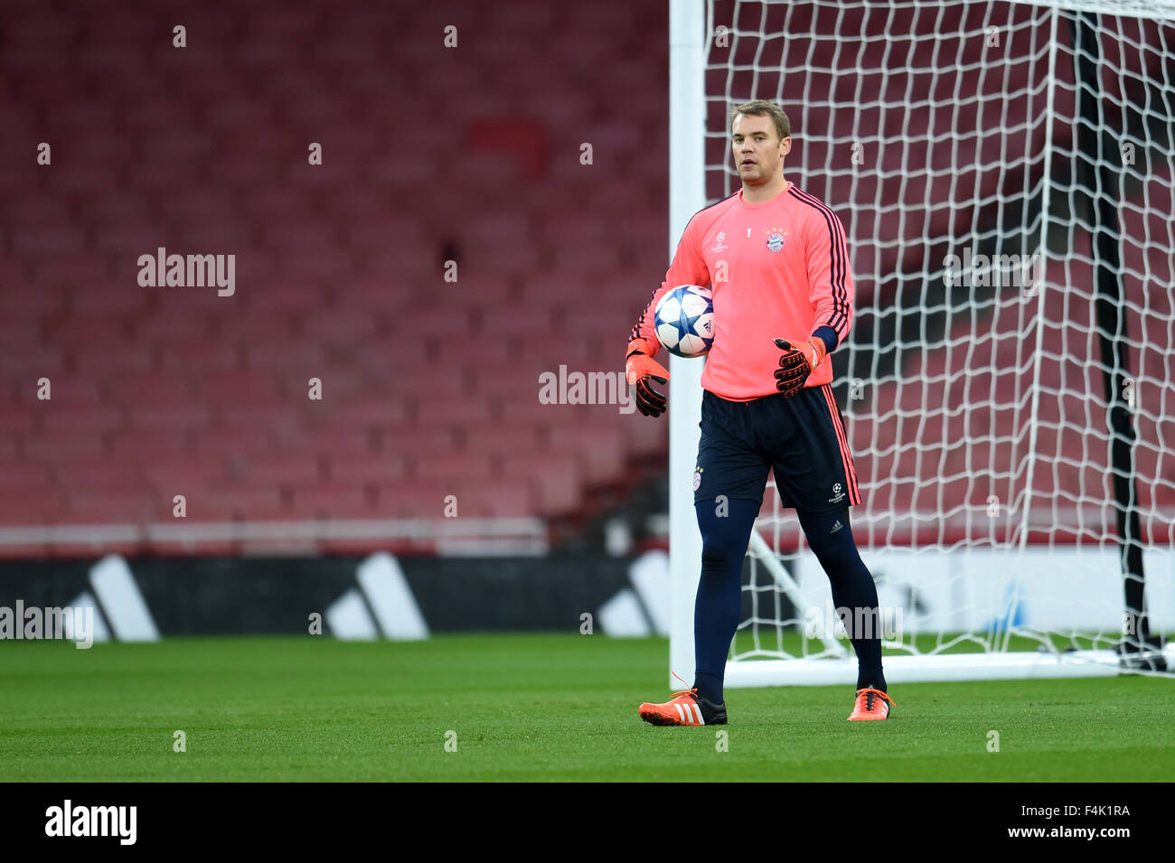 London, UK. 19th Oct, 2015. Bayern Munich goalkeeper Manuel Neuer at a ...