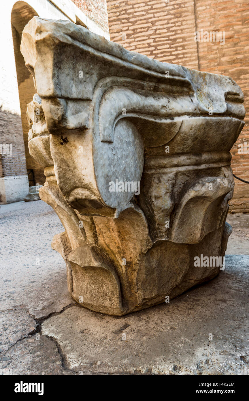Colosseum rome inside column hi-res stock photography and images - Alamy