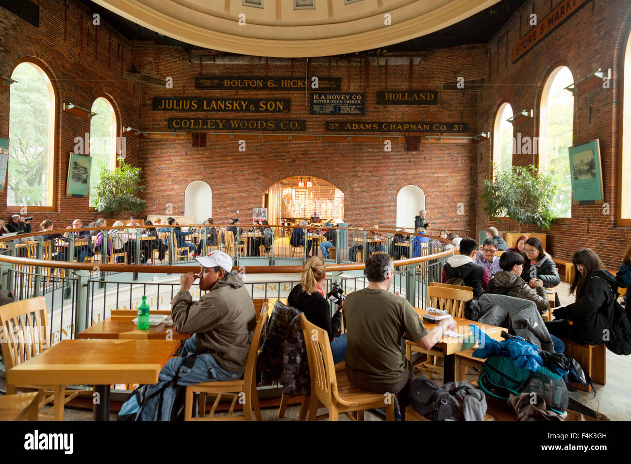 Quincy market hi-res stock photography and images - Alamy
