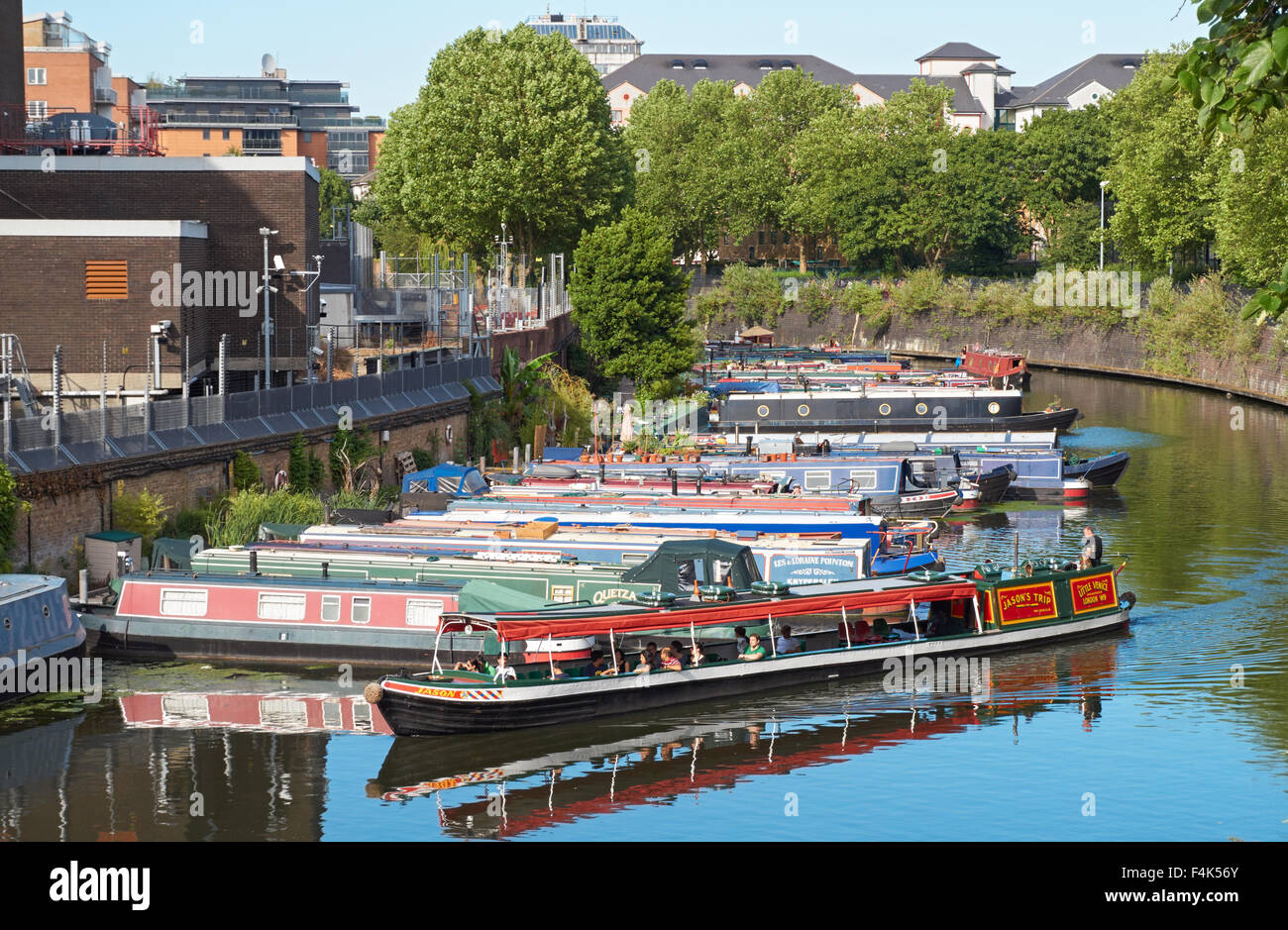 Narrowboats at the Regent's Canal, London England United Kingdom UK ...