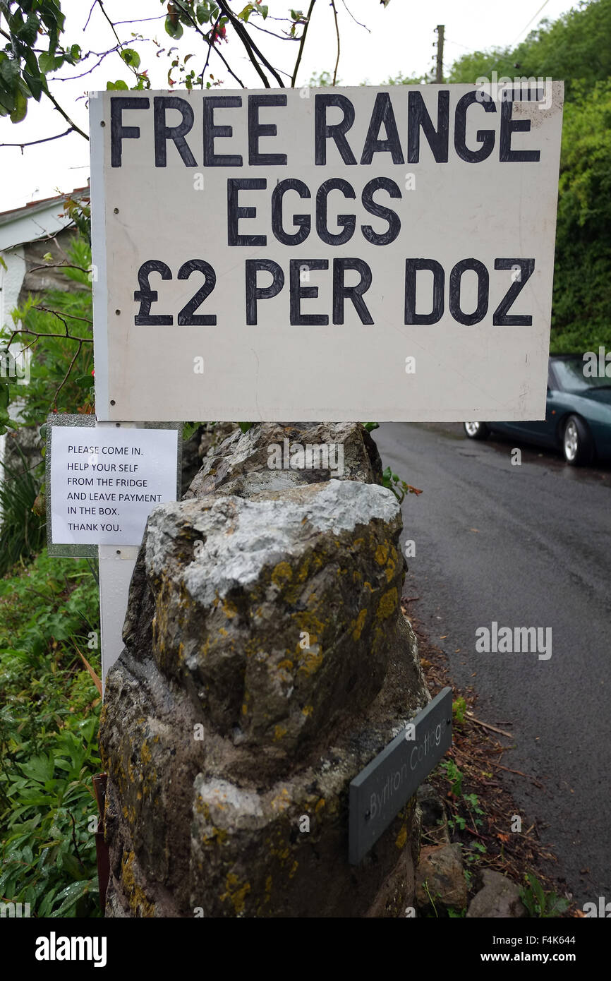Free range eggs sign £2 per dozen. May 2015 Stock Photo - Alamy