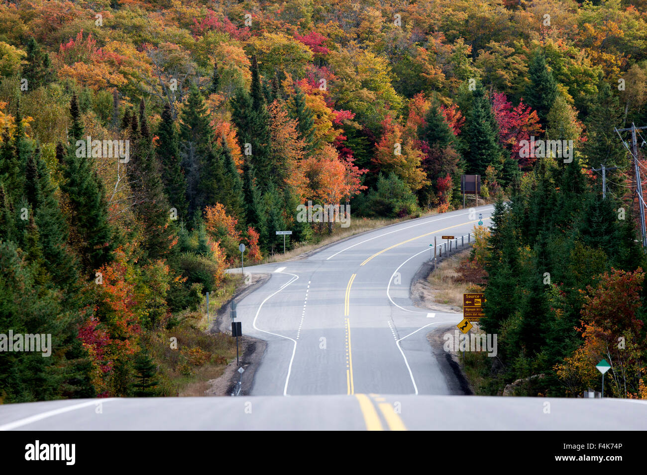 Algonquin Park Muskoka Ontario fall autumn colors Stock Photo - Alamy