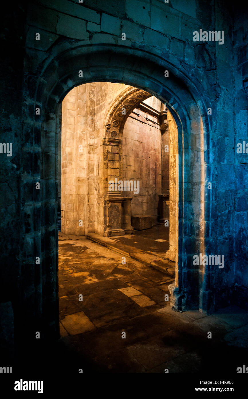 Flint arch archway hi-res stock photography and images - Alamy
