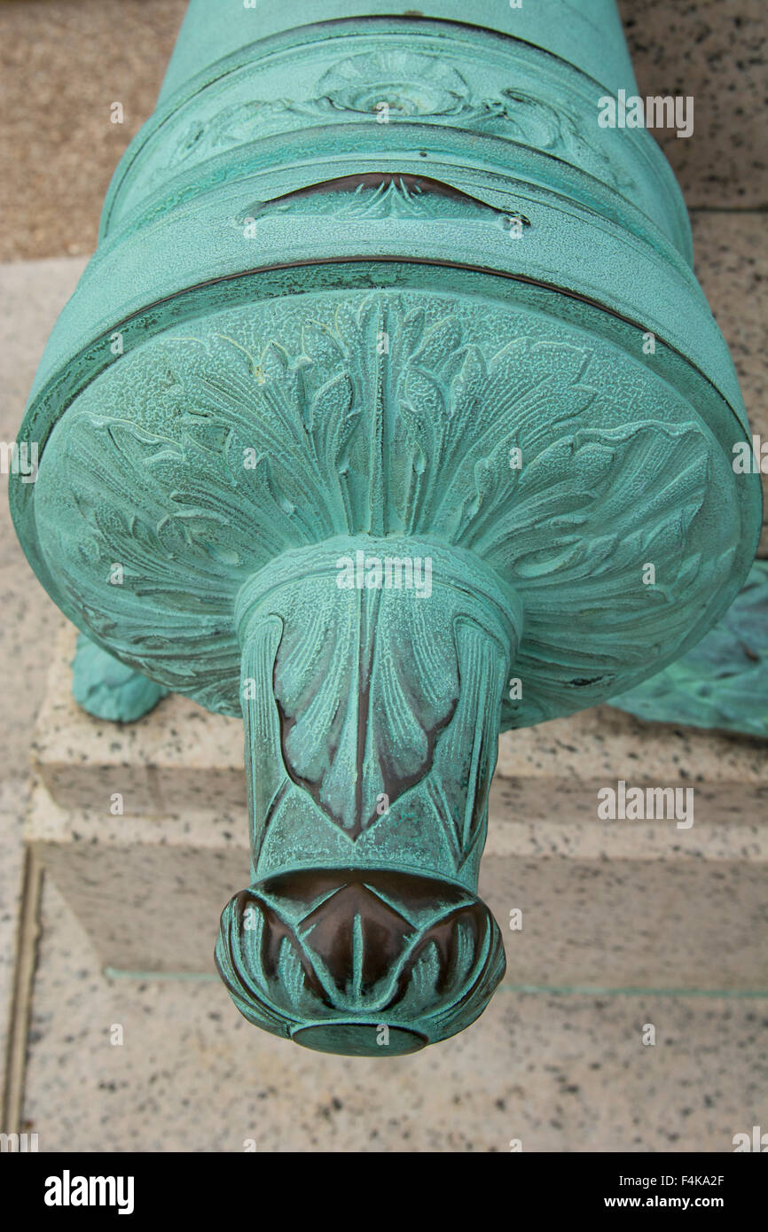 New York, West Point, Trophy Point. Battle Monument, Civil War cannon ...