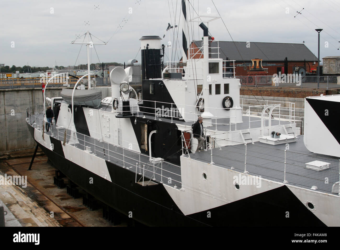 Royal navy dockyard portsmouth hi-res stock photography and images - Alamy