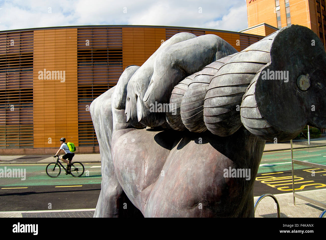 Hands and rope statue hi-res stock photography and images - Alamy