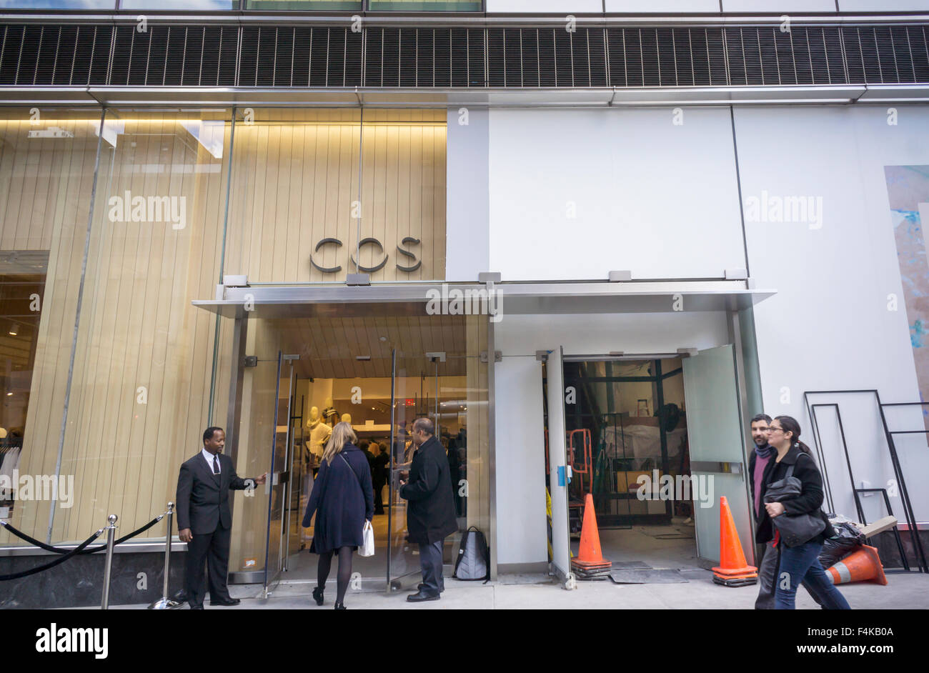 Cos store hi-res stock photography and images - Alamy