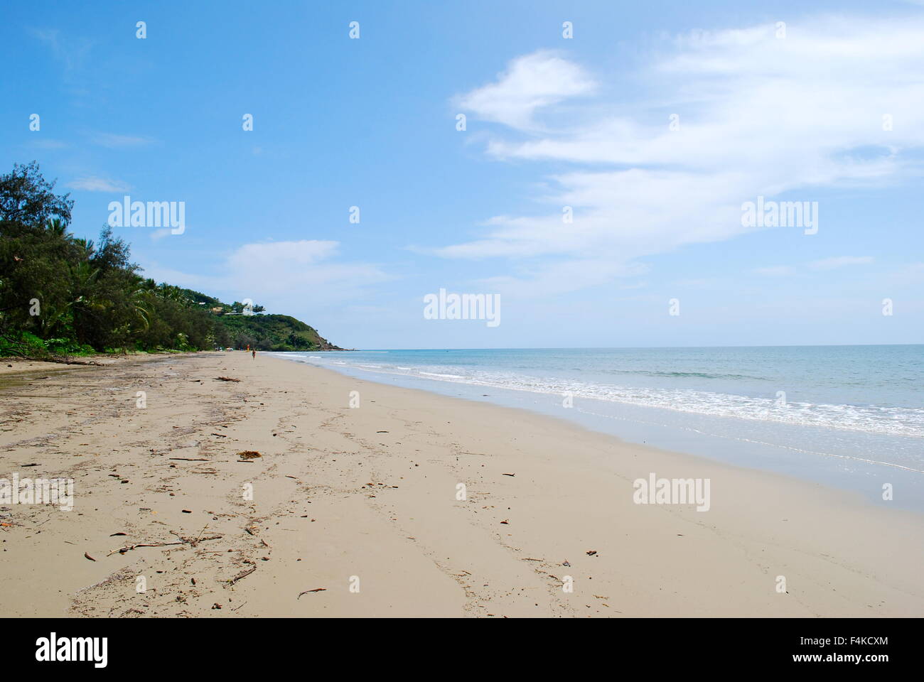 Four Mile Beach in Port Douglas, Queensland, Australia Stock Photo - Alamy