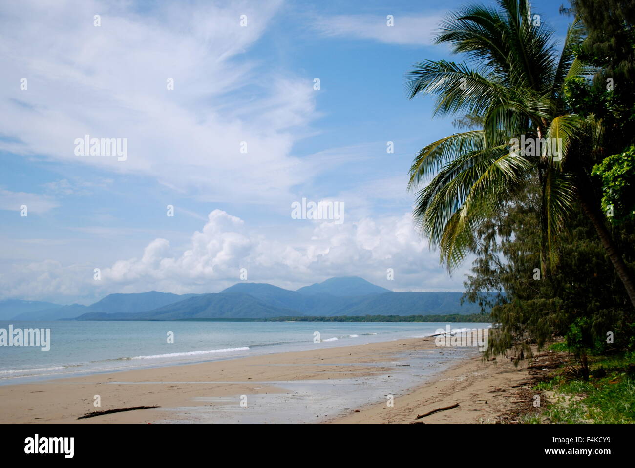 Four Mile Beach in Port Douglas, Queensland, Australia Stock Photo - Alamy