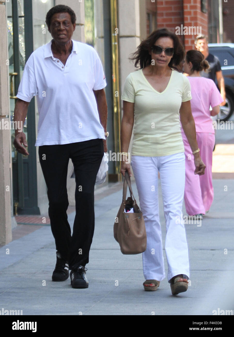 Former Clippers executive Elgin Baylor out and about in Beverly Hills ...