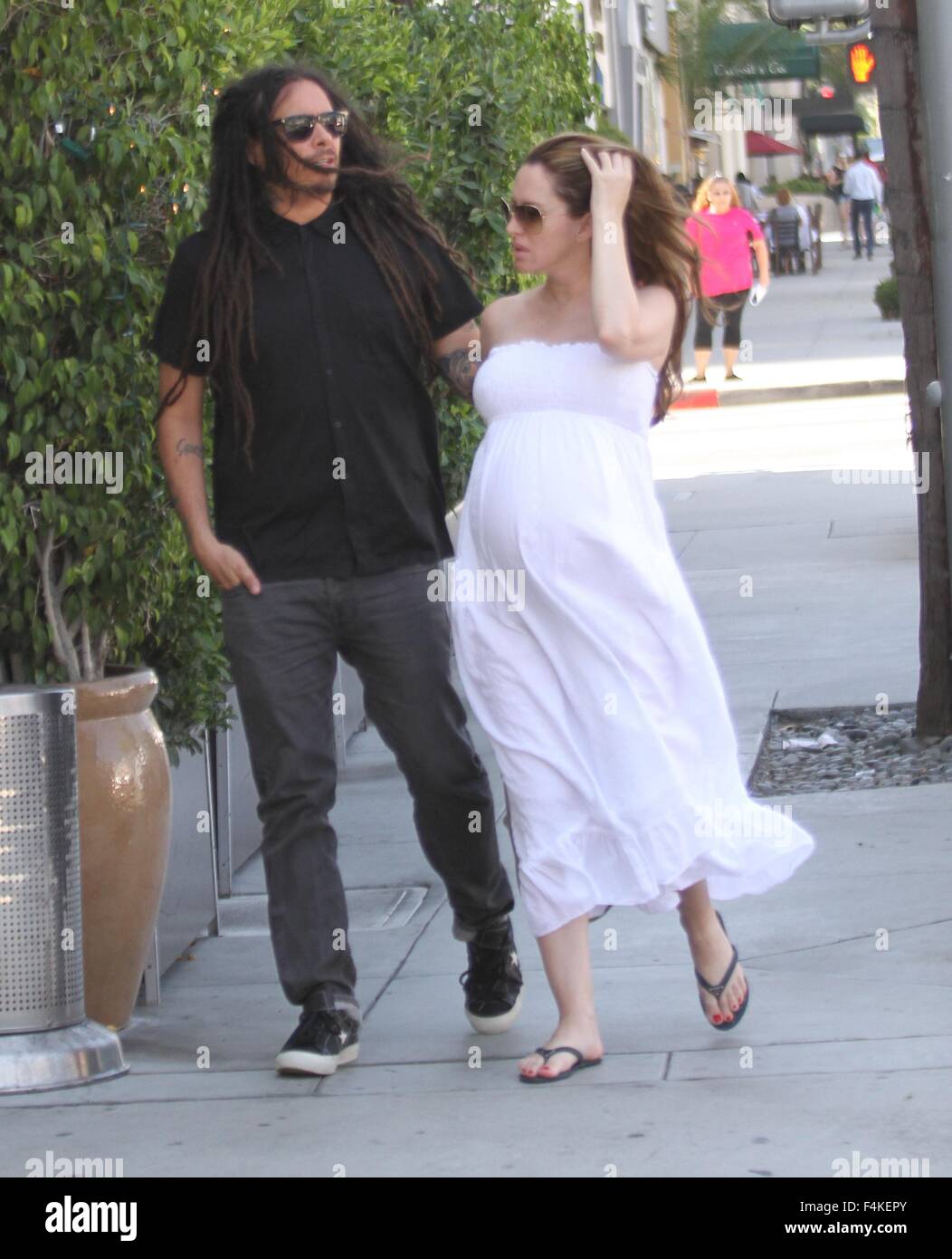 James Shaffer takes his pregnant wife to lunch in Beverly Hills ...