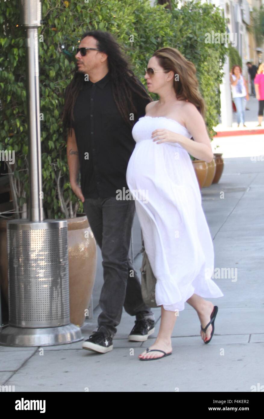 James Shaffer takes his pregnant wife to lunch in Beverly Hills ...