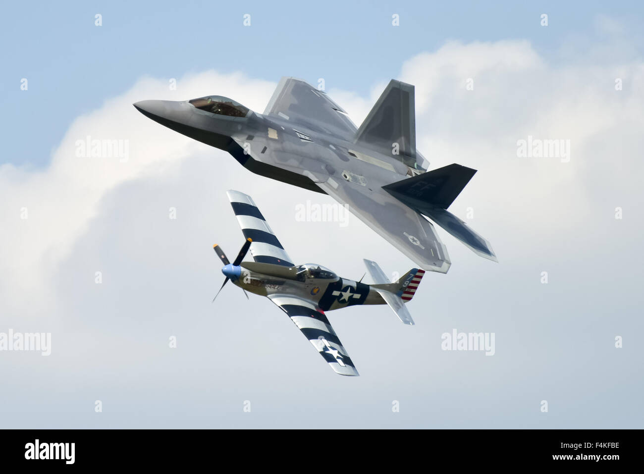 Modern historic jet flying hi-res stock photography and images - Alamy