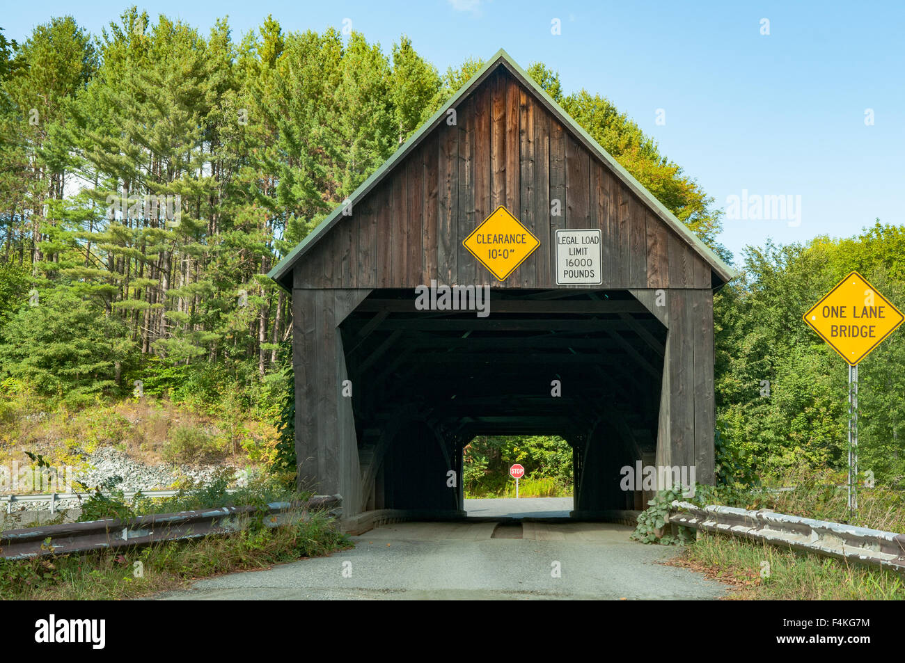 Lincoln Covered Bridge, Vermont, USA Stock Photo - Alamy