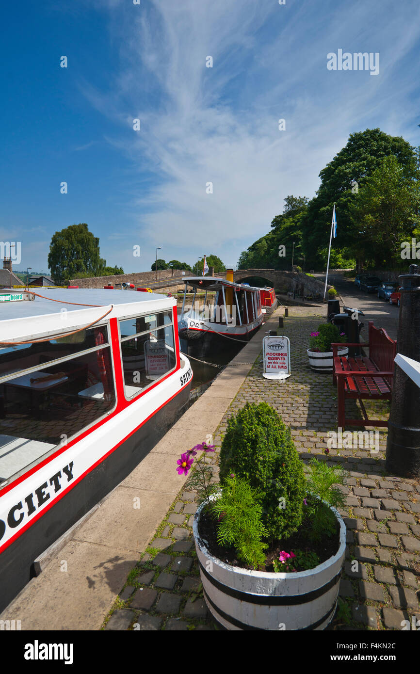 Canal Basin, Linlithgow, West Lothian, Scotland, UK Stock Photo - Alamy
