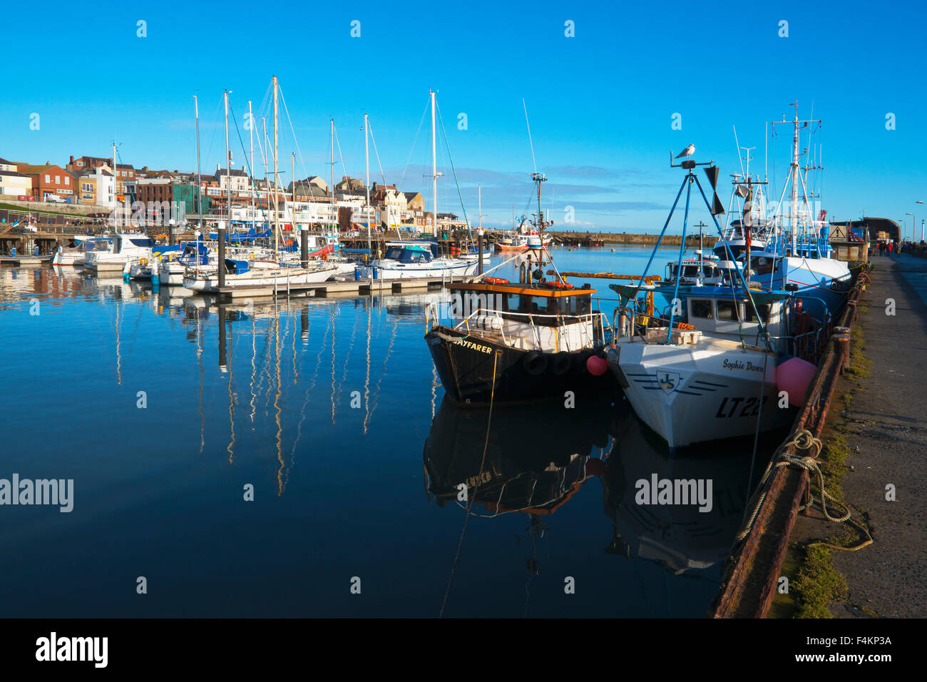 Bridlington Harbour, north Yorkshire, England Stock Photo - Alamy