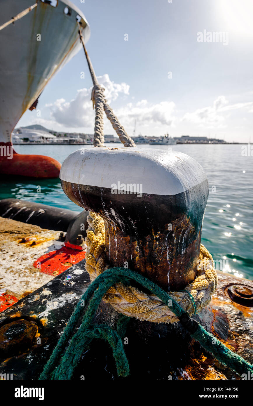 Mooring cord hi-res stock photography and images - Alamy