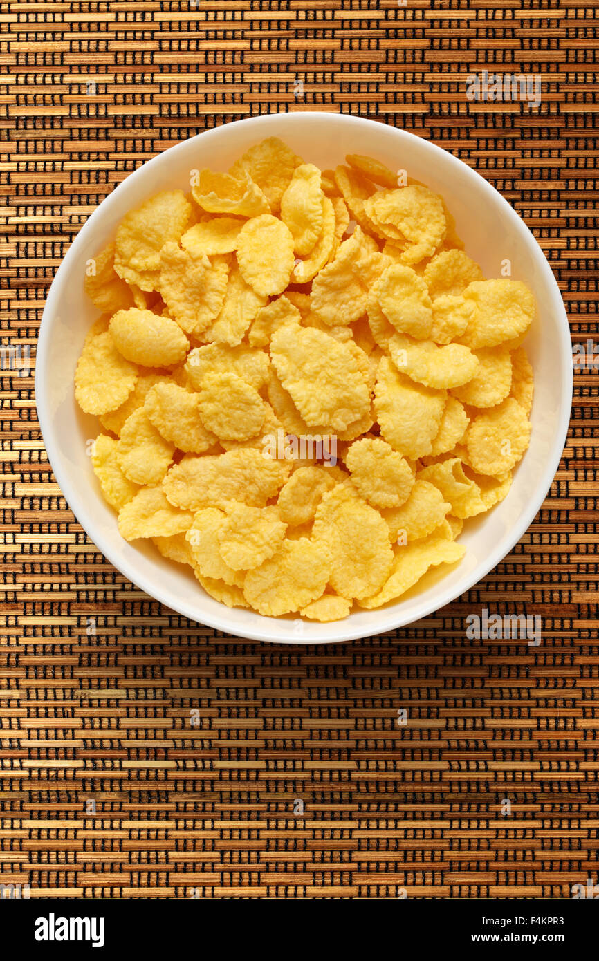 White cup full popcorn hi-res stock photography and images - Alamy