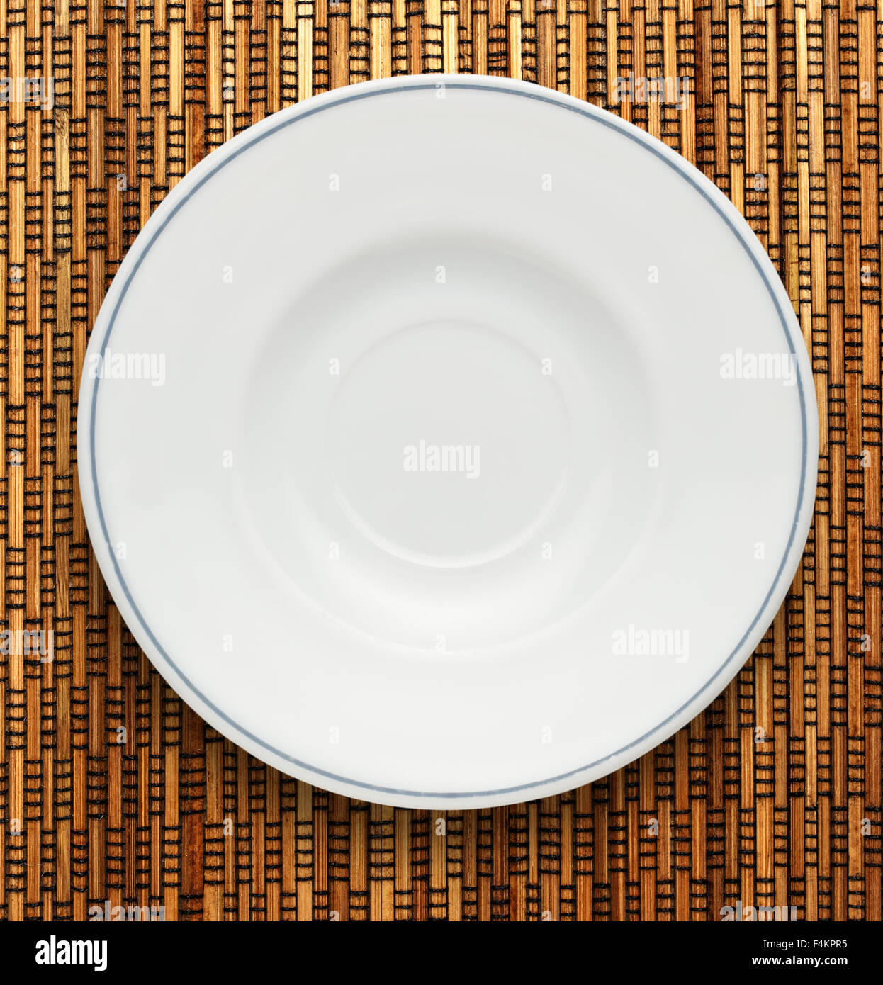 Blank plate circle hi-res stock photography and images - Alamy