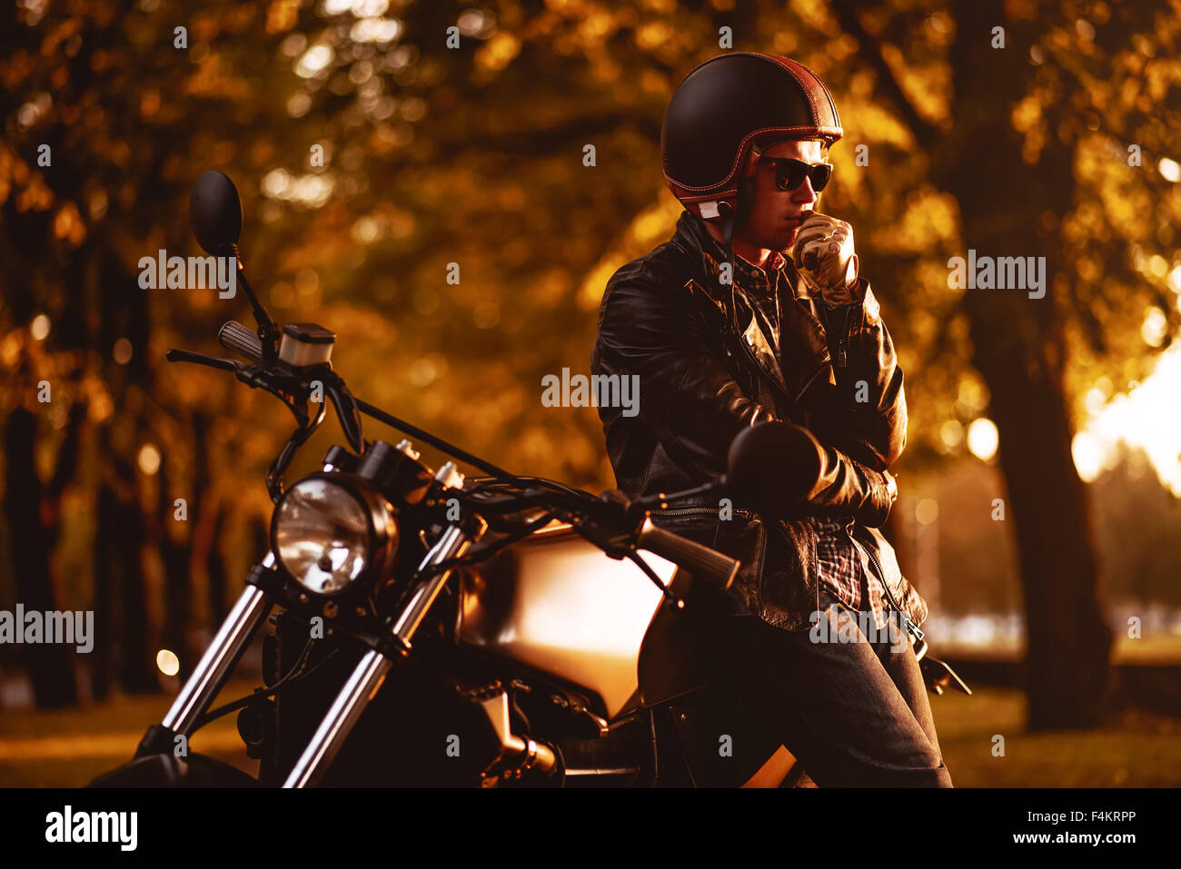 Retro motorcyclist hi-res stock photography and images - Alamy