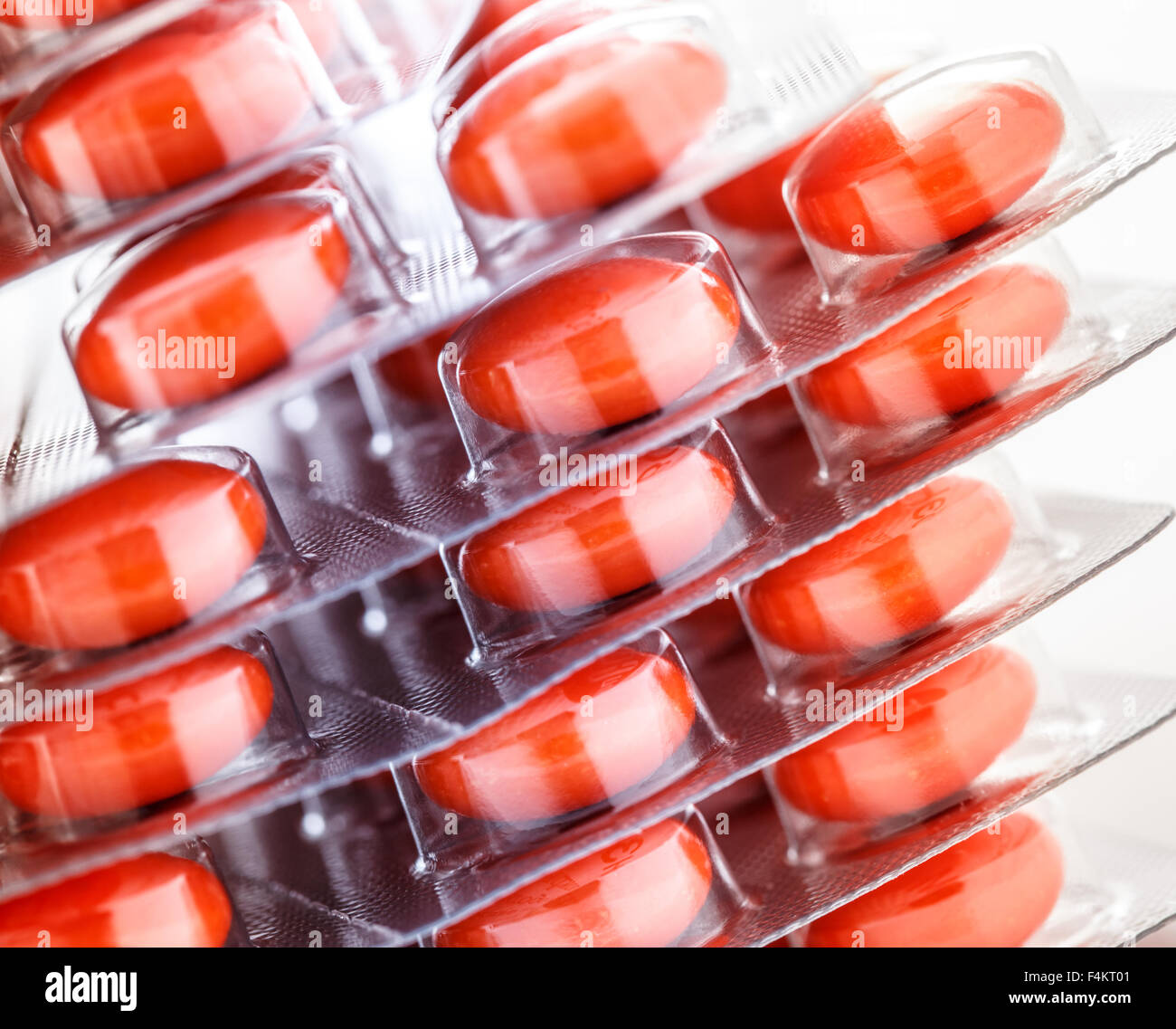 Red tablet pill hi-res stock photography and images - Alamy