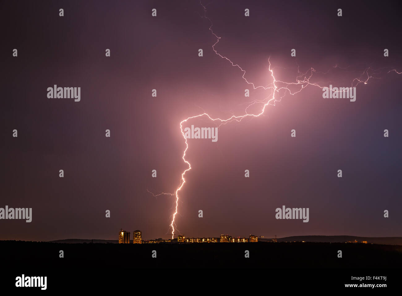 Thunder and lightning hi-res stock photography and images - Alamy
