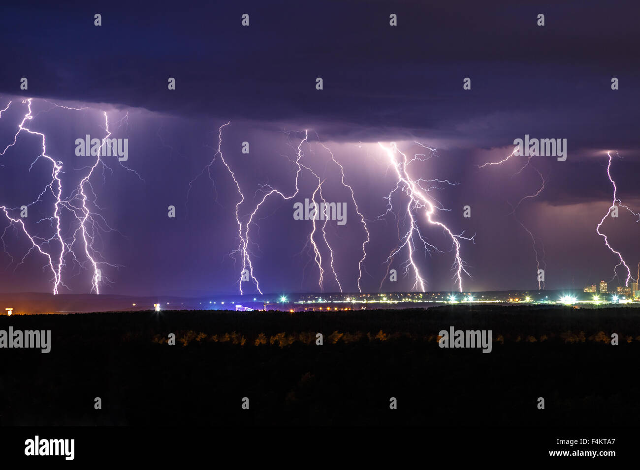 Night thunder hi-res stock photography and images - Alamy