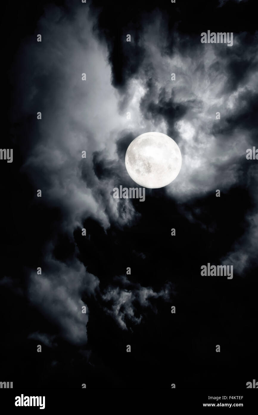 Dark and mysterious sky hi-res stock photography and images - Alamy