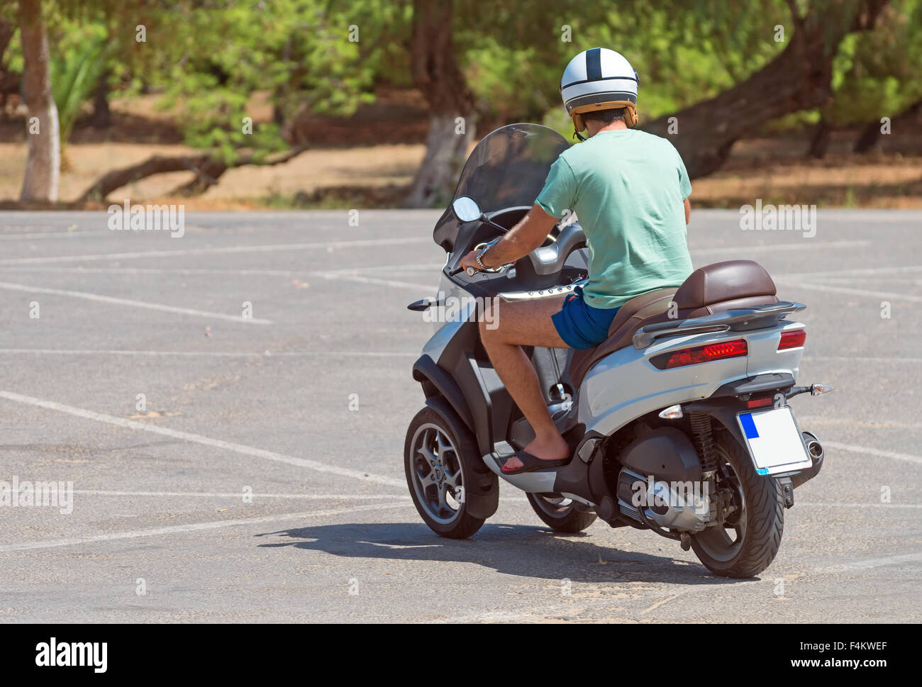 Three wheel moped hi-res stock photography and images - Alamy