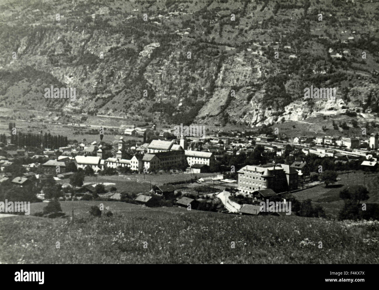 Here brig hi-res stock photography and images - Alamy