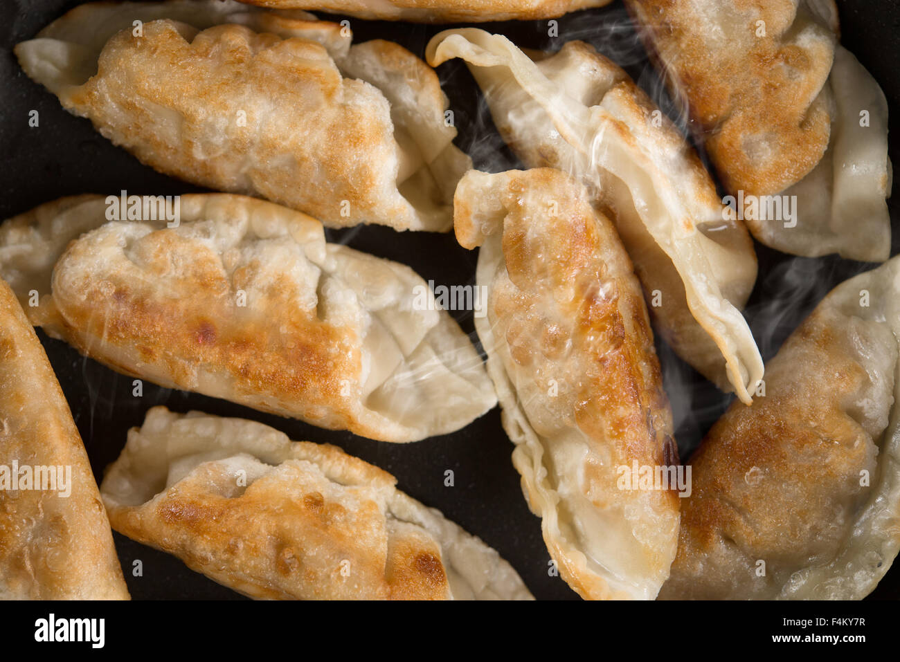 Chinese frying pan hi-res stock photography and images - Alamy