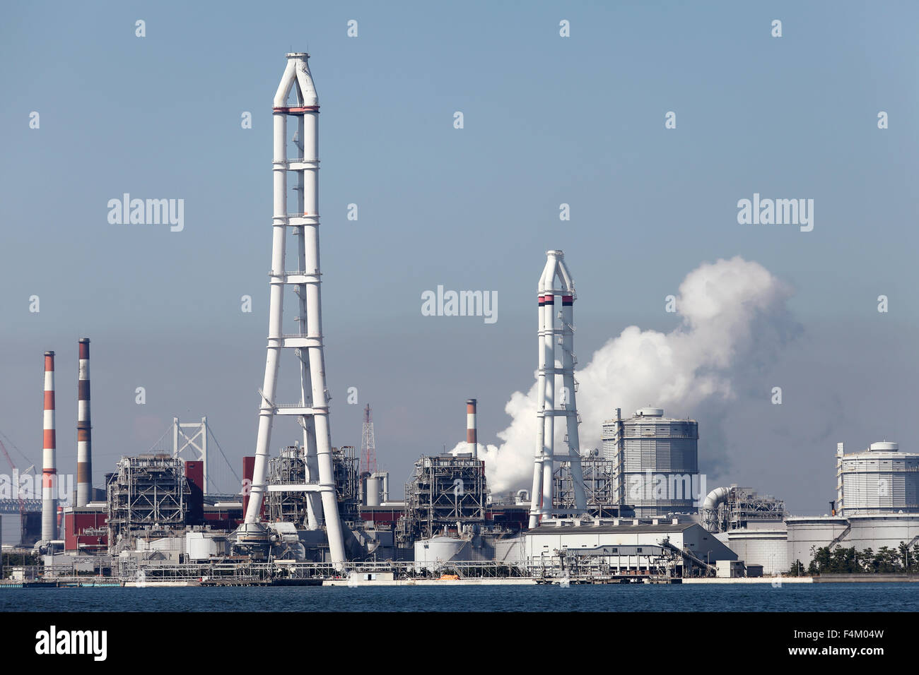 Process area oil refinery industrial hi-res stock photography and ...