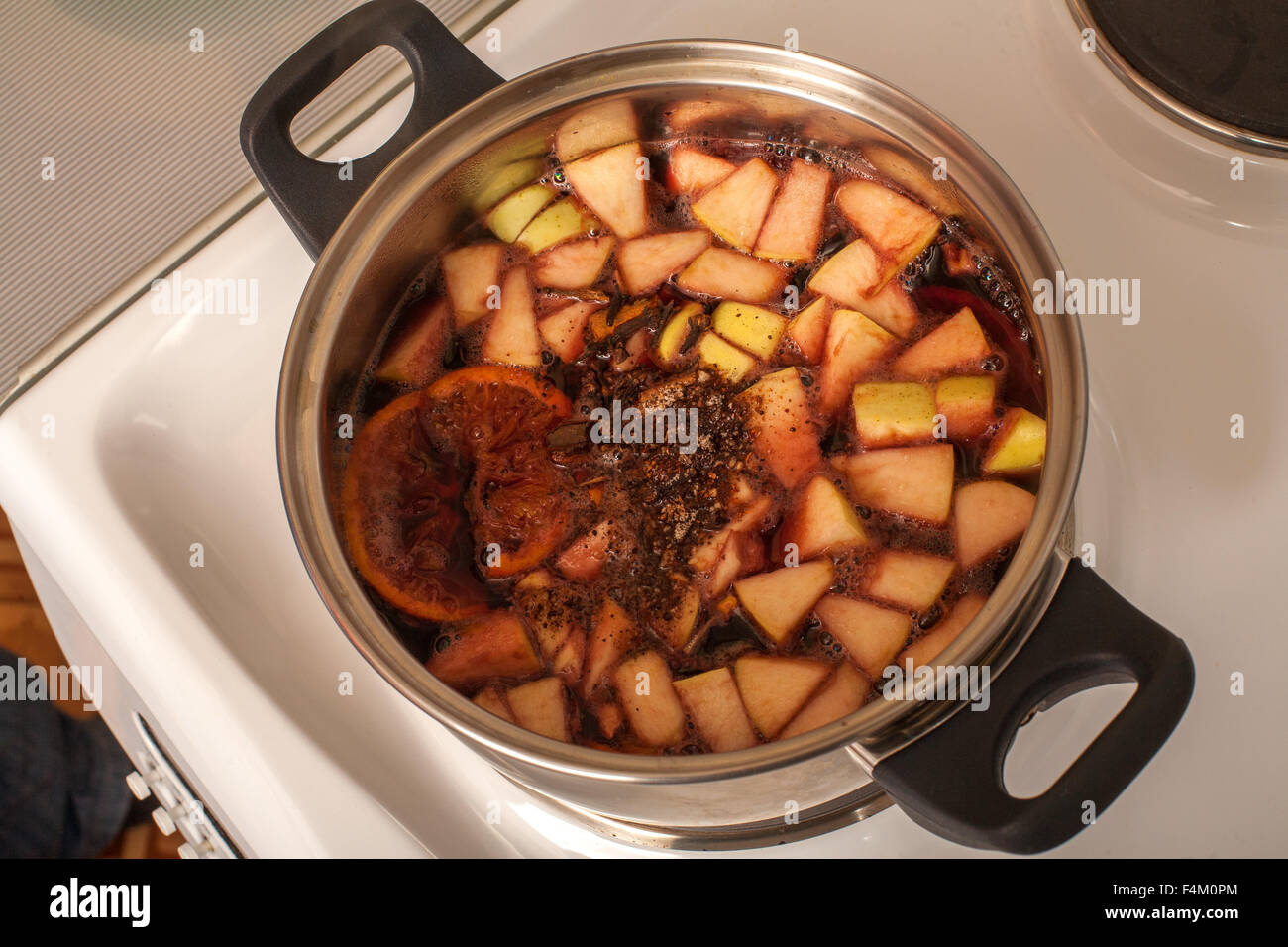 Preparing mulled wine Stock Photo - Alamy