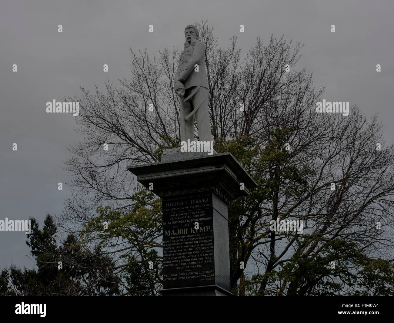Memorial Statue, Pakaitore, Whanganui, New Zealand Stock Photo - Alamy