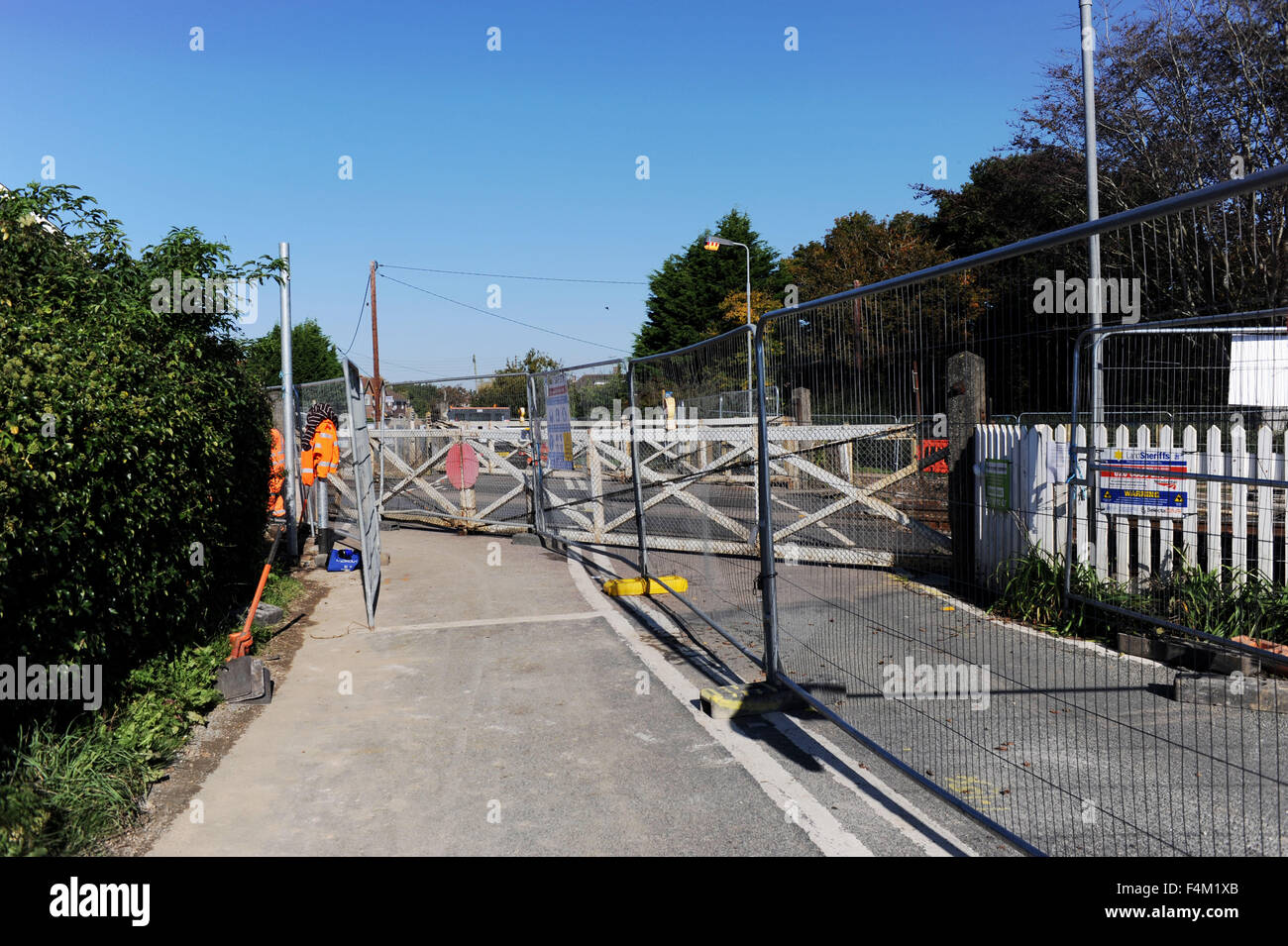 Manual crossing gates hi-res stock photography and images - Alamy