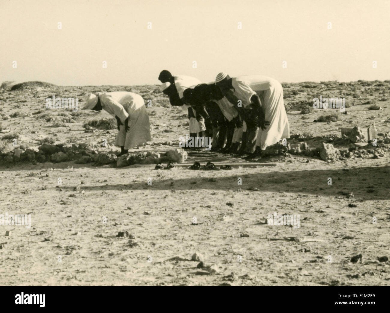 Desert islam prayer hi-res stock photography and images - Alamy