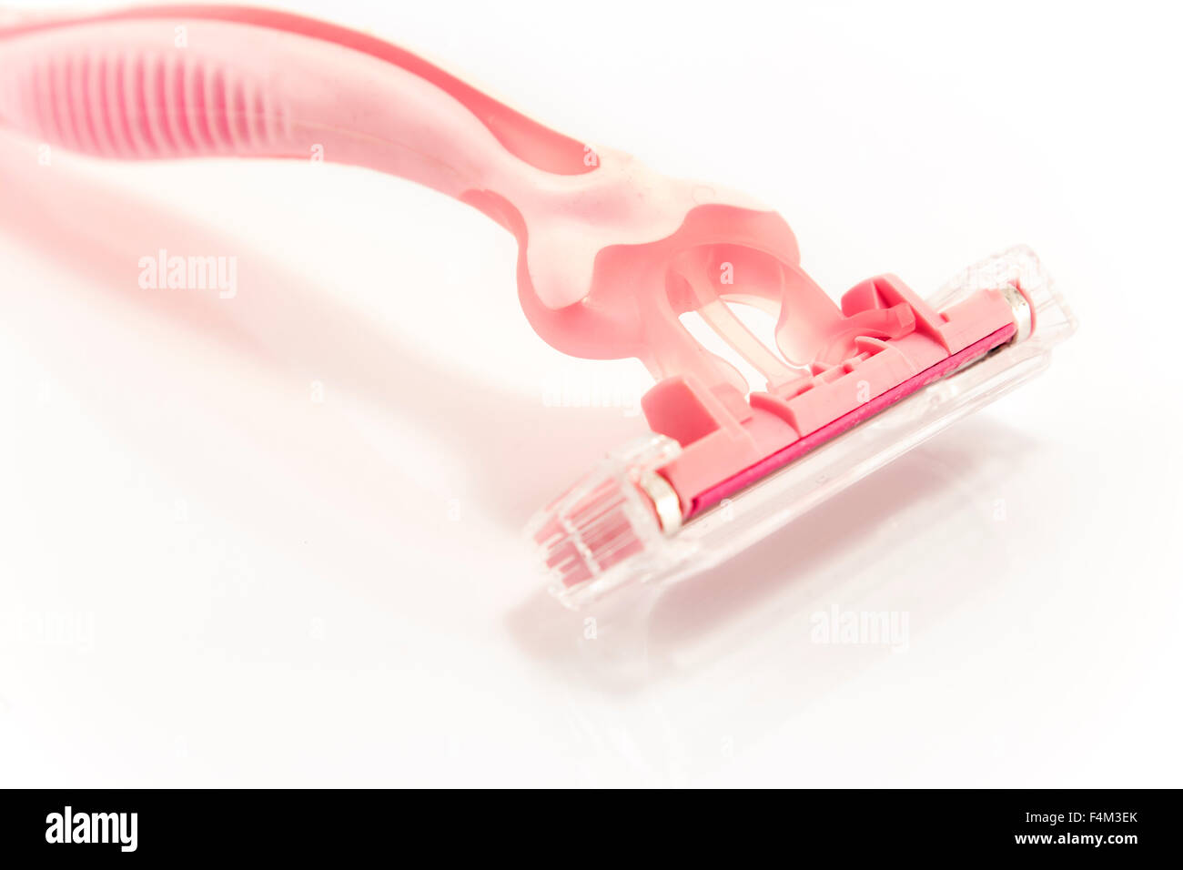 Pink razors hi-res stock photography and images - Alamy