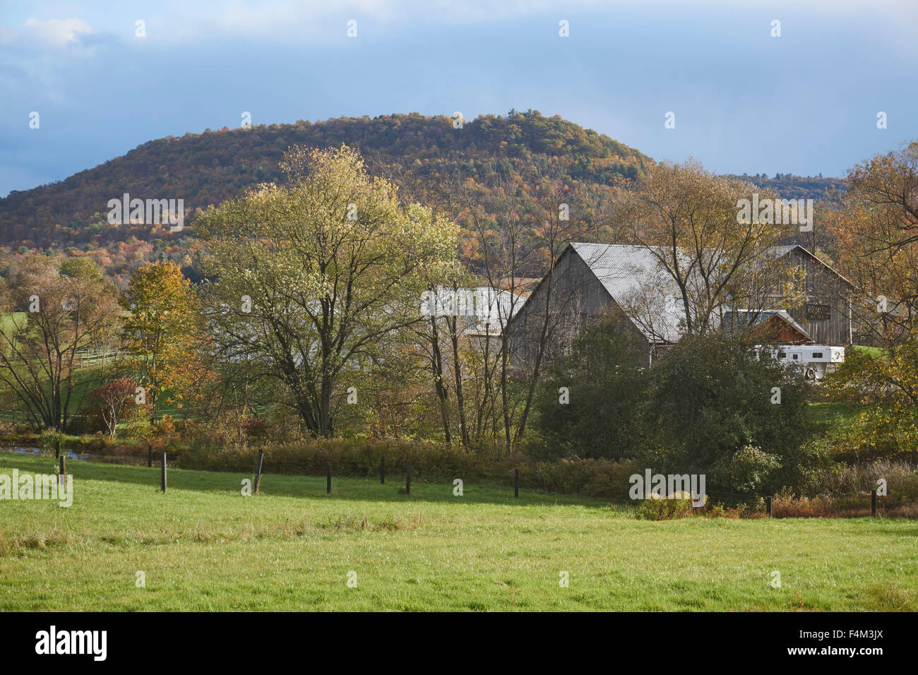 Fall colors in pennsylvania hi-res stock photography and images - Alamy