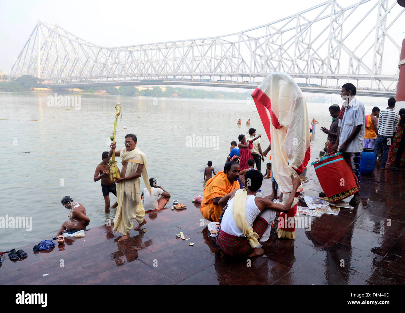Kolkata, India. 20th Oct, 2015. On the first day of Durga Puja Saptami ...