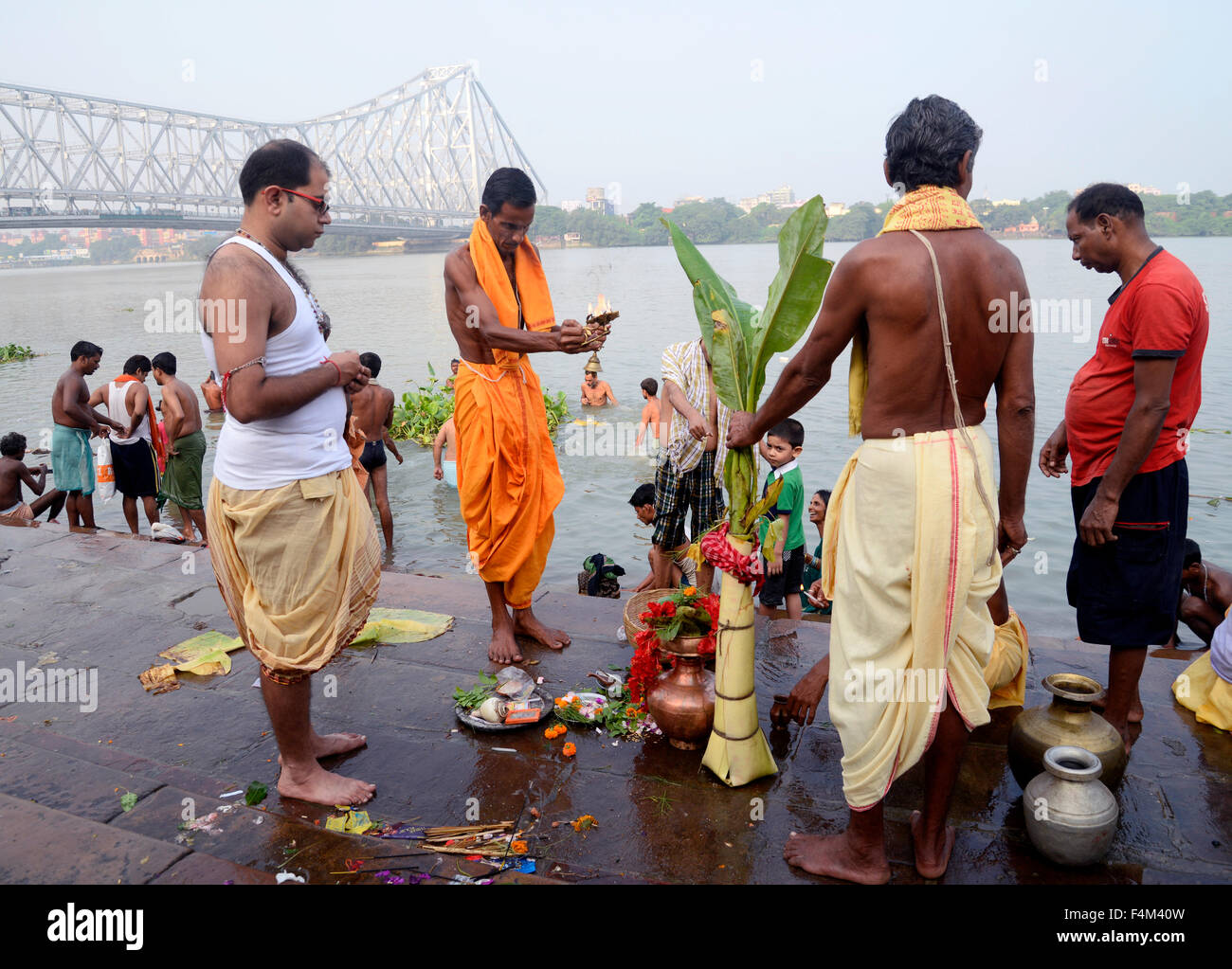 Kolkata, India. 20th Oct, 2015. On the first day of Durga Puja Saptami ...
