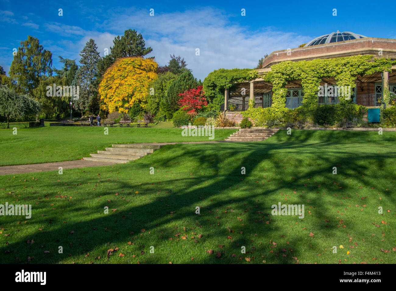 Harrogate valley gardens hi-res stock photography and images - Alamy