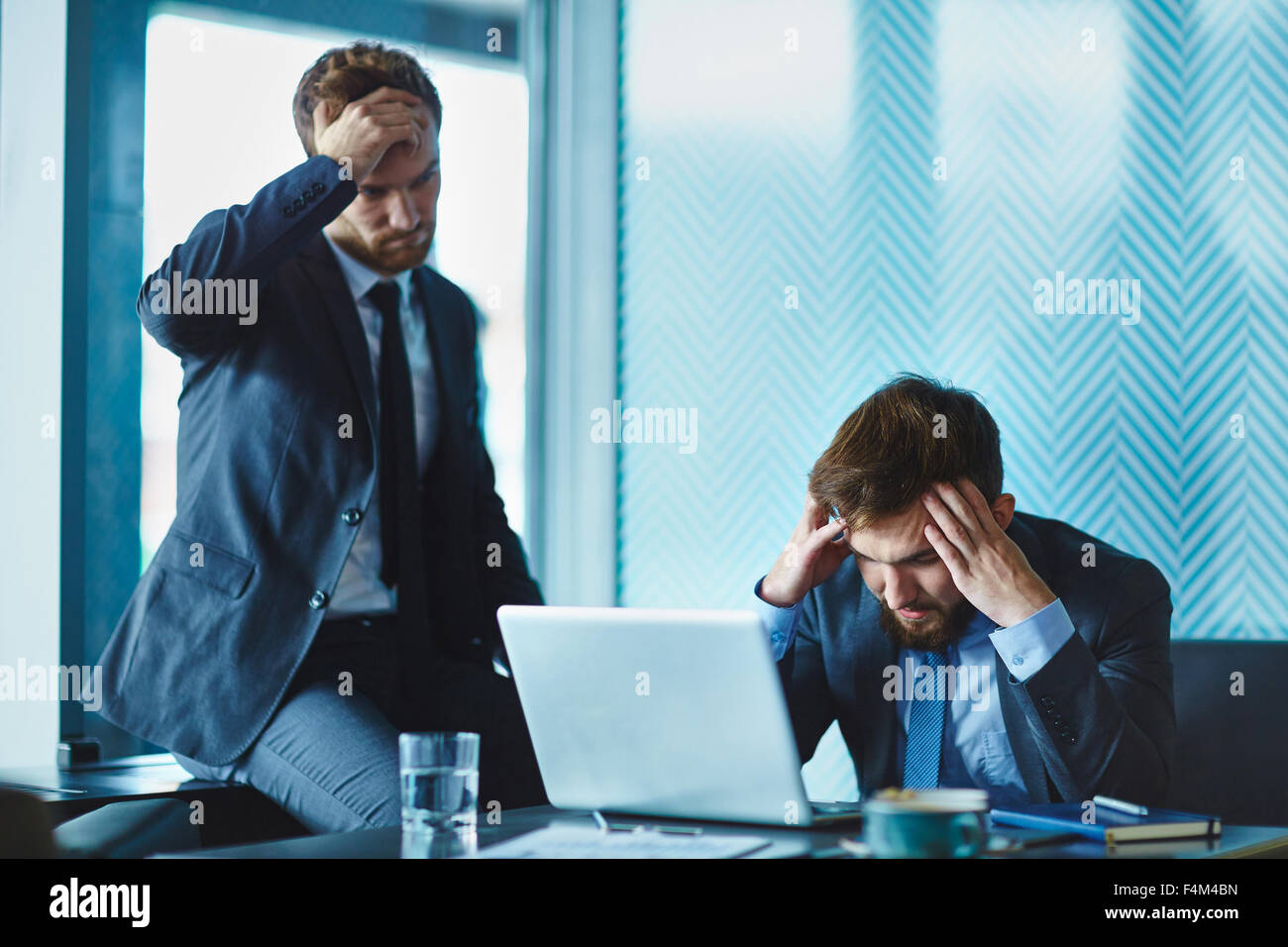 Employees find hi-res stock photography and images - Alamy