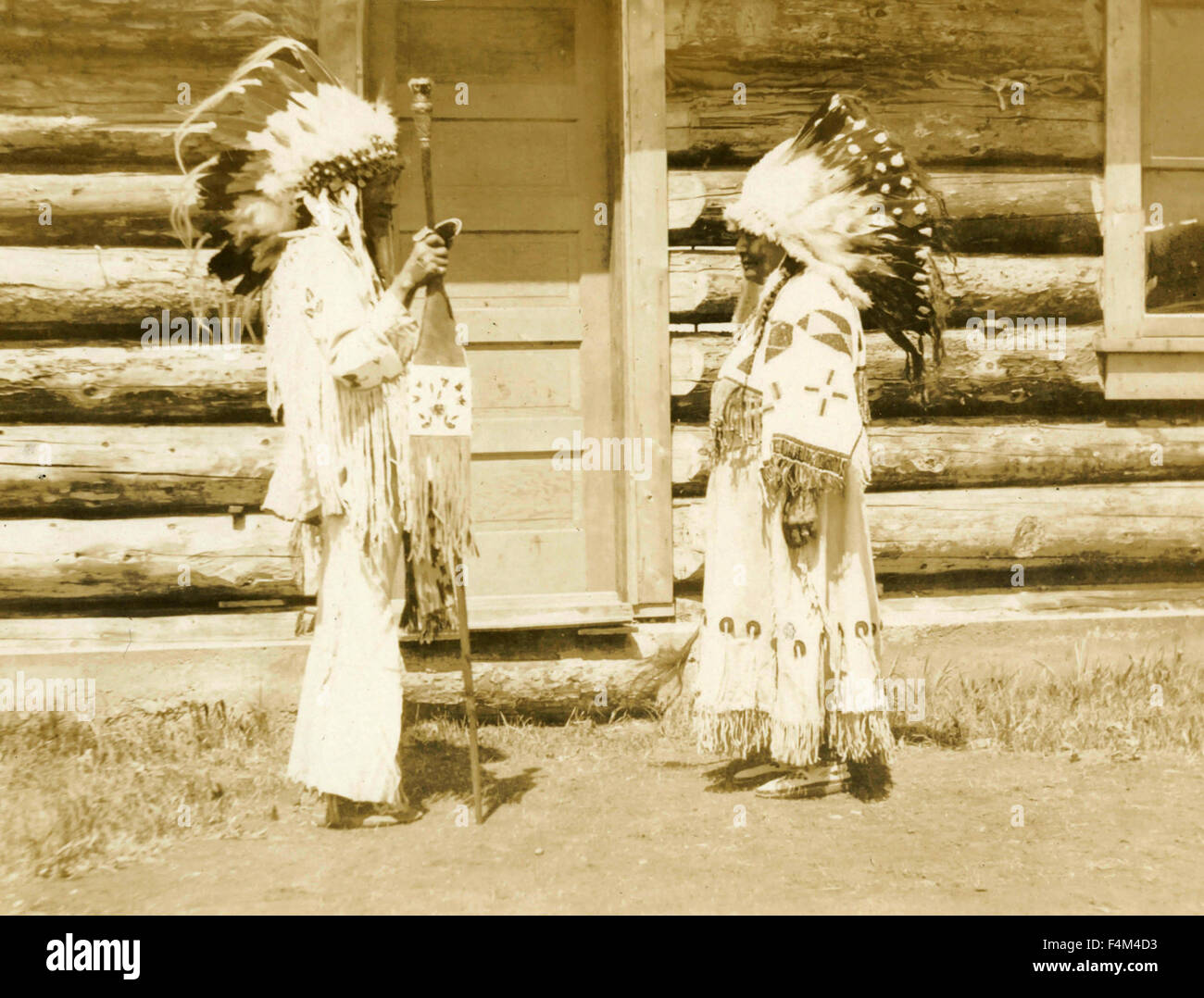Indians of canada hi-res stock photography and images - Alamy