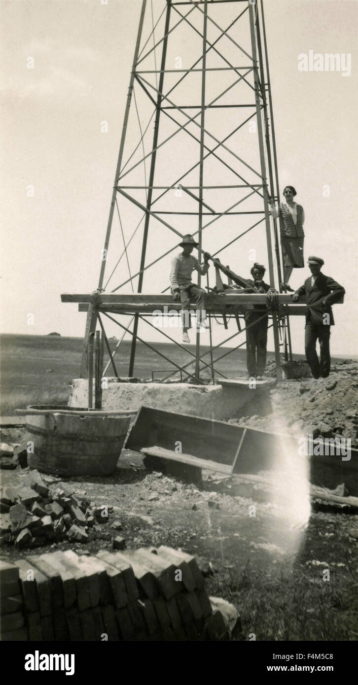 Oilmen hi-res stock photography and images - Alamy